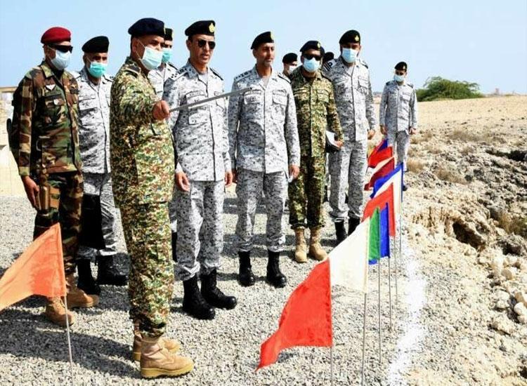 چیف آف دی نیول اسٹاف کا تربت میں تنصیبات کا دورہ